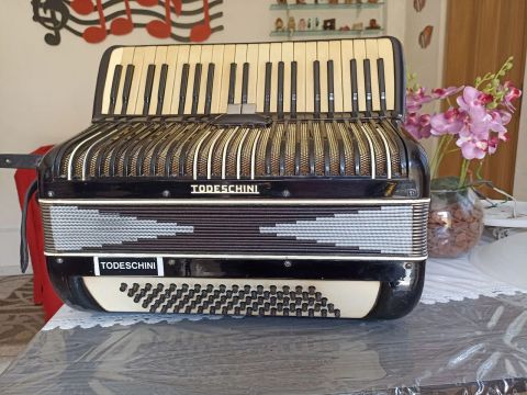 "acordeon quarta de voz" - Instrumentos musicais no Brasil