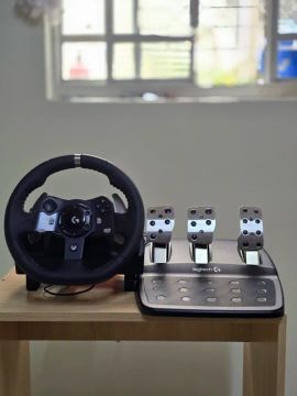 "volantes logitech" no Brasil