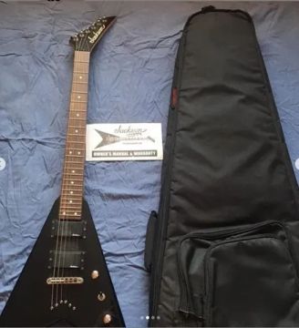 "guitarras flying v" no Brasil