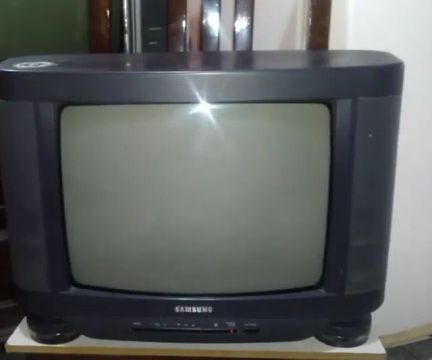 "tv de tubo" - TVs no Brasil