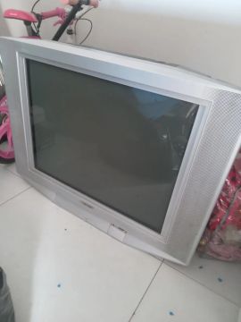 "tv de tubo" - TVs no Brasil