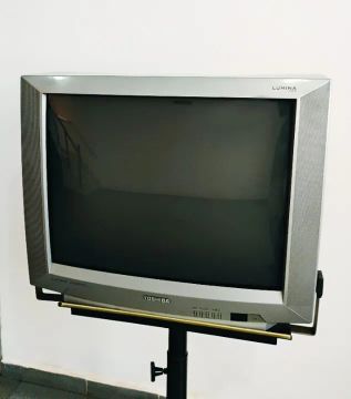 "tv de tubo" - TVs no Brasil