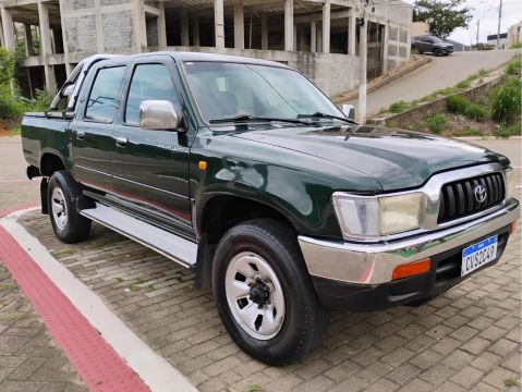 TOYOTA HILUX 2003 Usados e Novos