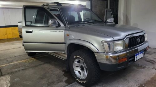 TOYOTA HILUX 2002 Usados e Novos
