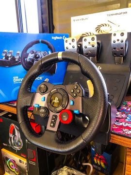 "volantes logitech" no Brasil