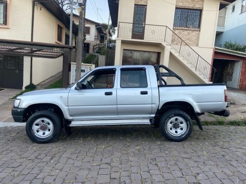 TOYOTA HILUX 2004 Usados e Novos