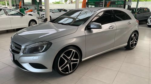 MERCEDES-BENZ A-200 2015 Usados e Novos