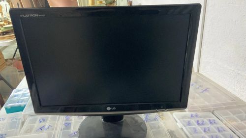 "monitor computador antigo" no Brasil