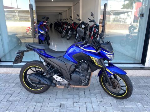 Motos YAMAHA FZ25 no Brasil