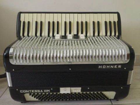 "sanfona ou acordeon" - Instrumentos musicais no Brasil