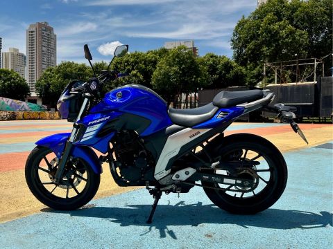 Motos YAMAHA FZ25 no Brasil