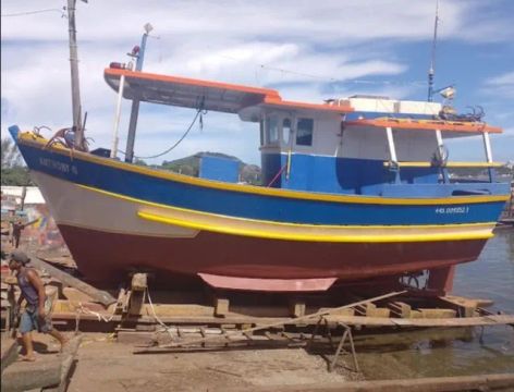 "barco de pesca com motor" no Brasil
