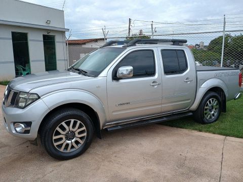 NISSAN FRONTIER 2016 Usados e Novos