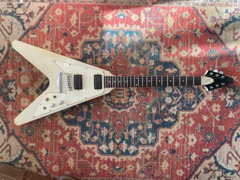 "guitarras flying v" no Brasil