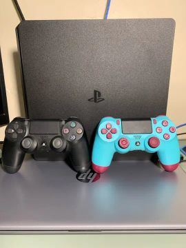 "console ps4 com 2 controles" - Consoles de Vídeo Game no Brasil