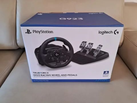 "volantes logitech" no Brasil