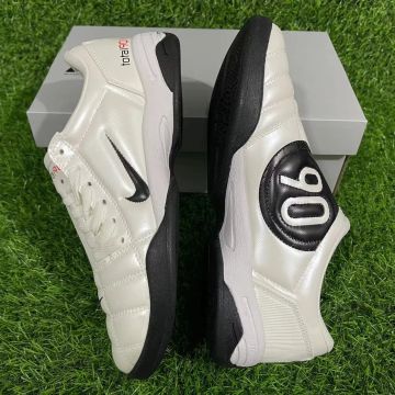 "chuteira total 90" no Brasil