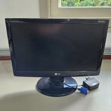 "monitor lg 2 polegadas" no Brasil