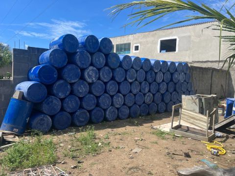 "tonel de 200 litros" no Brasil