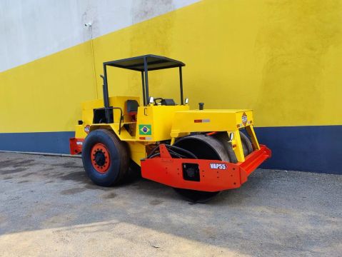 "rolo compactador" no Brasil