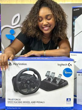 "volantes logitech" no Brasil