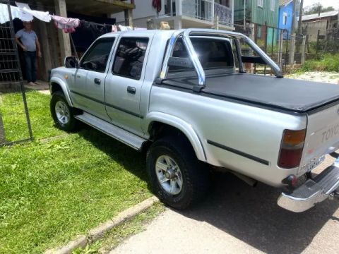 TOYOTA HILUX 2003 Usados e Novos