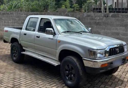 TOYOTA HILUX 2002 Usados e Novos