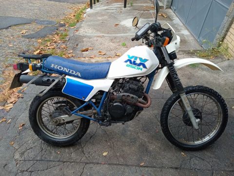 Motos HONDA XLX no Brasil