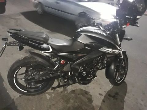 Motos BAJAJ DOMINAR no Brasil