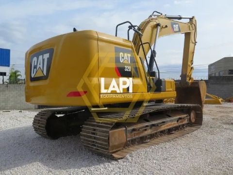 "escavadeiras caterpillar 320" no Brasil