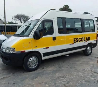 "carro escolar" no Brasil