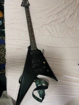 "guitarras flying v" no Brasil