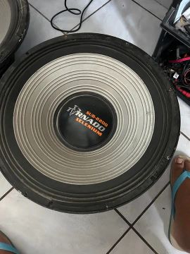 "subwoofer 18" no Brasil