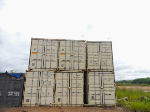 "container de 40 pes" no Brasil