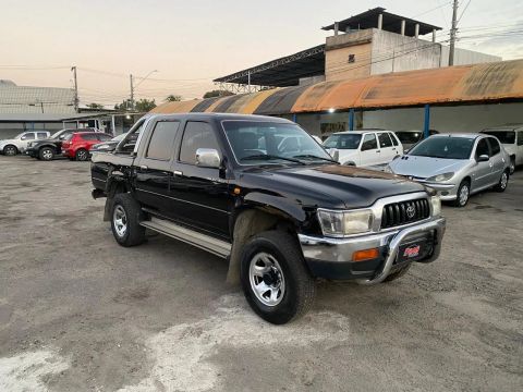 TOYOTA HILUX 2002 Usados e Novos