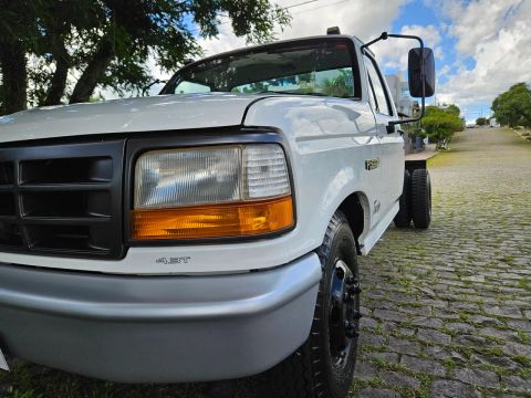 FORD F-4000 Usados e Novos no RS