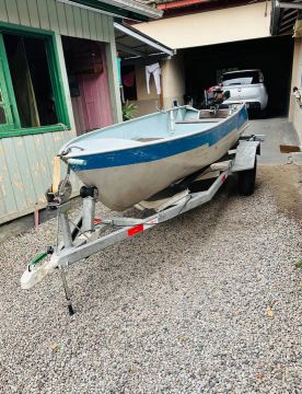 "barco de pesca com motor" no Brasil