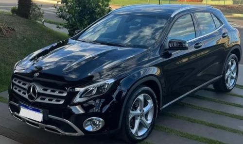 MERCEDES-BENZ GLA-200 2018 Usados e Novos no DF
