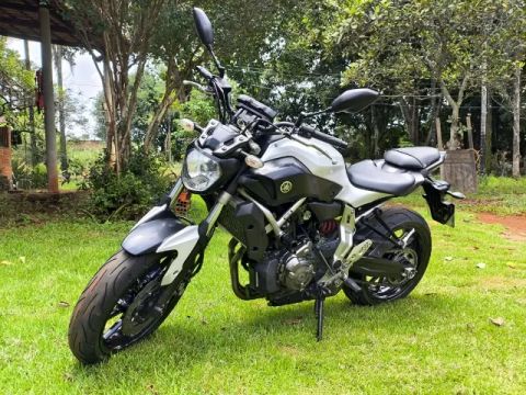 Motos YAMAHA MT-07/MT-07 2016 no Brasil