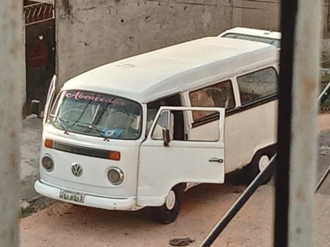 VOLKSWAGEN KOMBI 2000 Usados e Novos