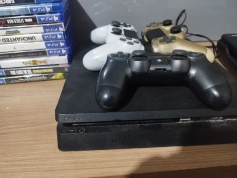 "console ps4 com 2 controles" - Consoles de Vídeo Game no Brasil