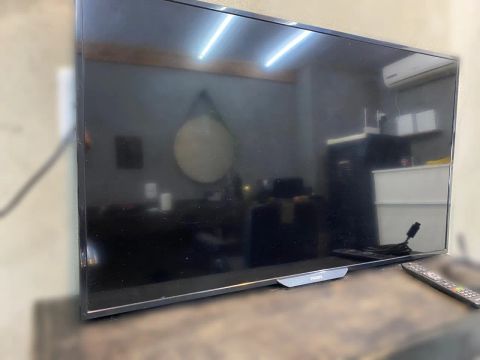 "tv philips 40 polegadas led" - TVs no Brasil