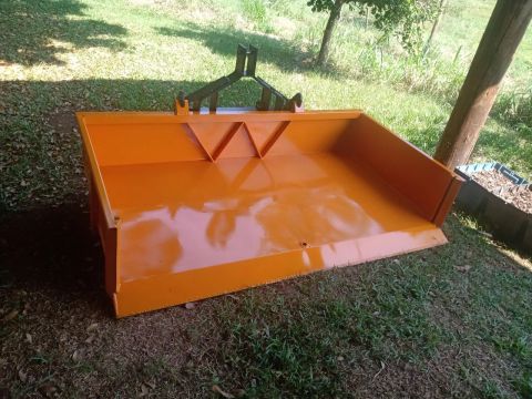 "trator com concha" - Tratores e máquinas agrícolas no Brasil