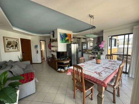 "coberturas cachoeira do bom jesus" no Brasil