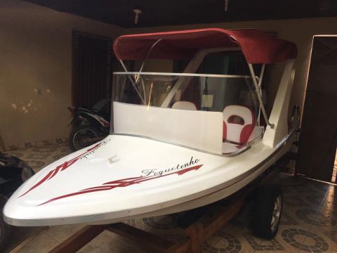 "lancha pequena" no Brasil