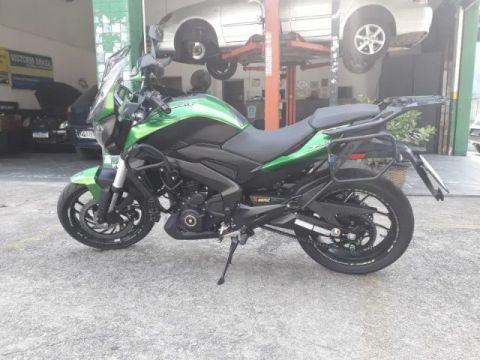 Motos BAJAJ DOMINAR no Brasil