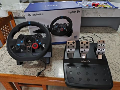 "volantes logitech" no Brasil