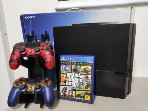 "console ps4 com 2 controles" - Consoles de Vídeo Game no Brasil