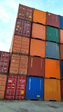 "container de 40 pes" no Brasil