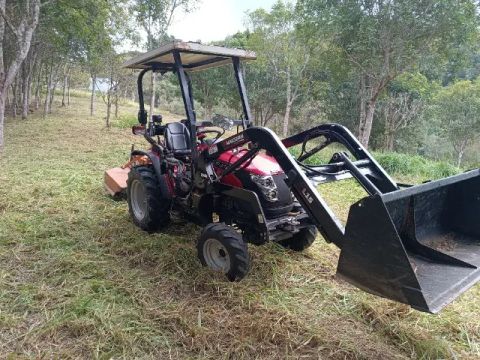 "trator com concha" - Tratores e máquinas agrícolas no Brasil